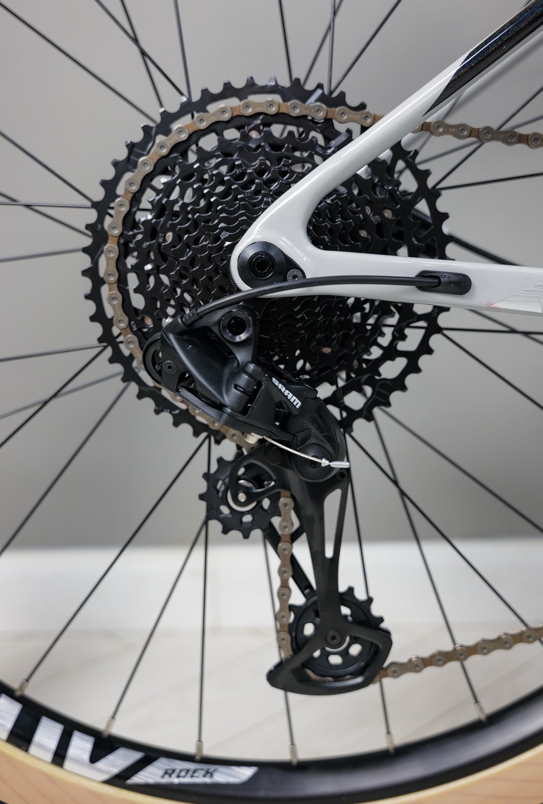 Sunpeed Rock Carbon Mountain Bike – UAEcycle